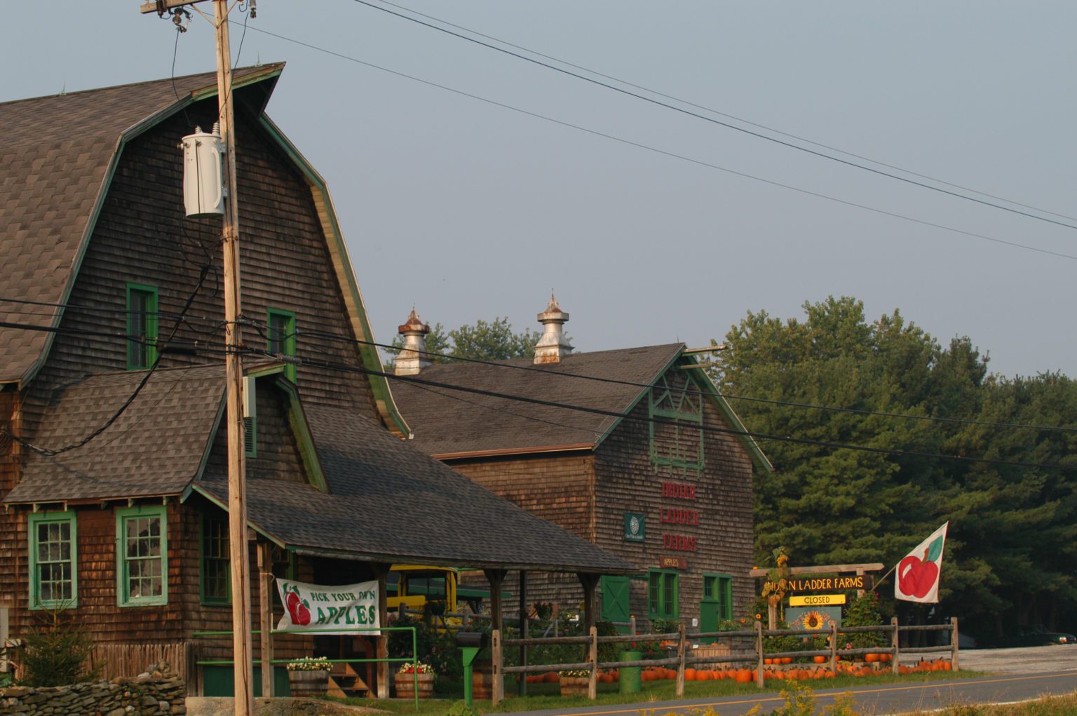 Hours & Location - Indian Ladder Farms